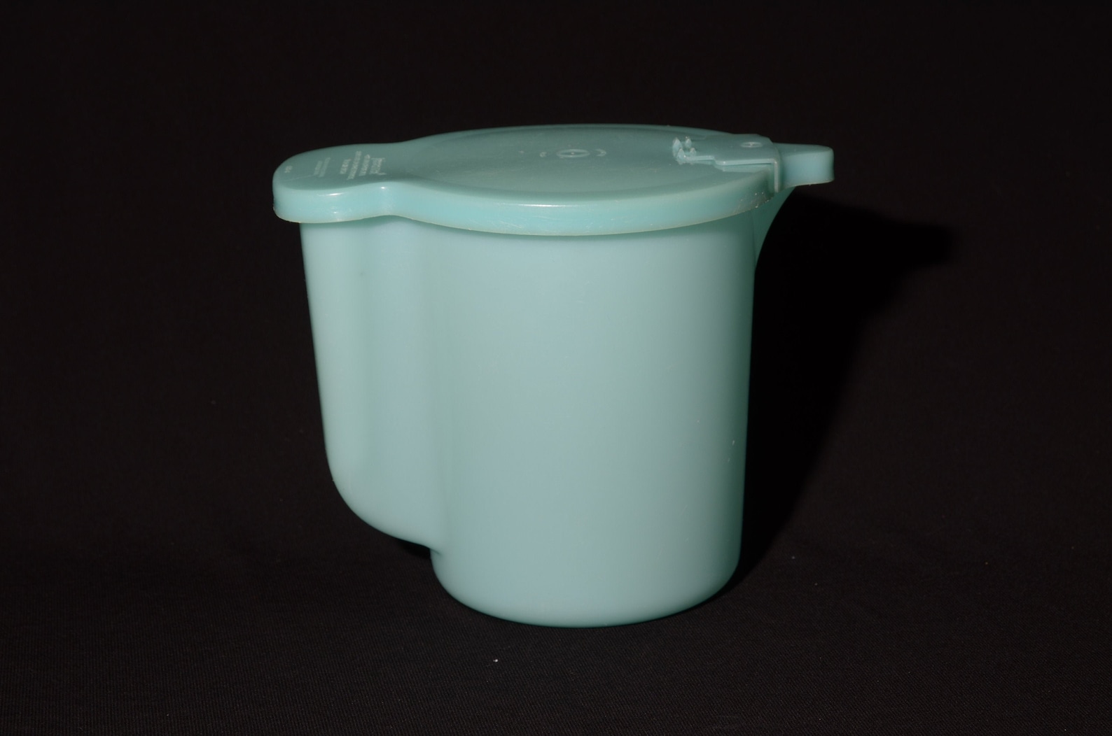 Vintage TUPPERWARE Turquoise Blue Container Milk Jug 131-2 Plastic ...