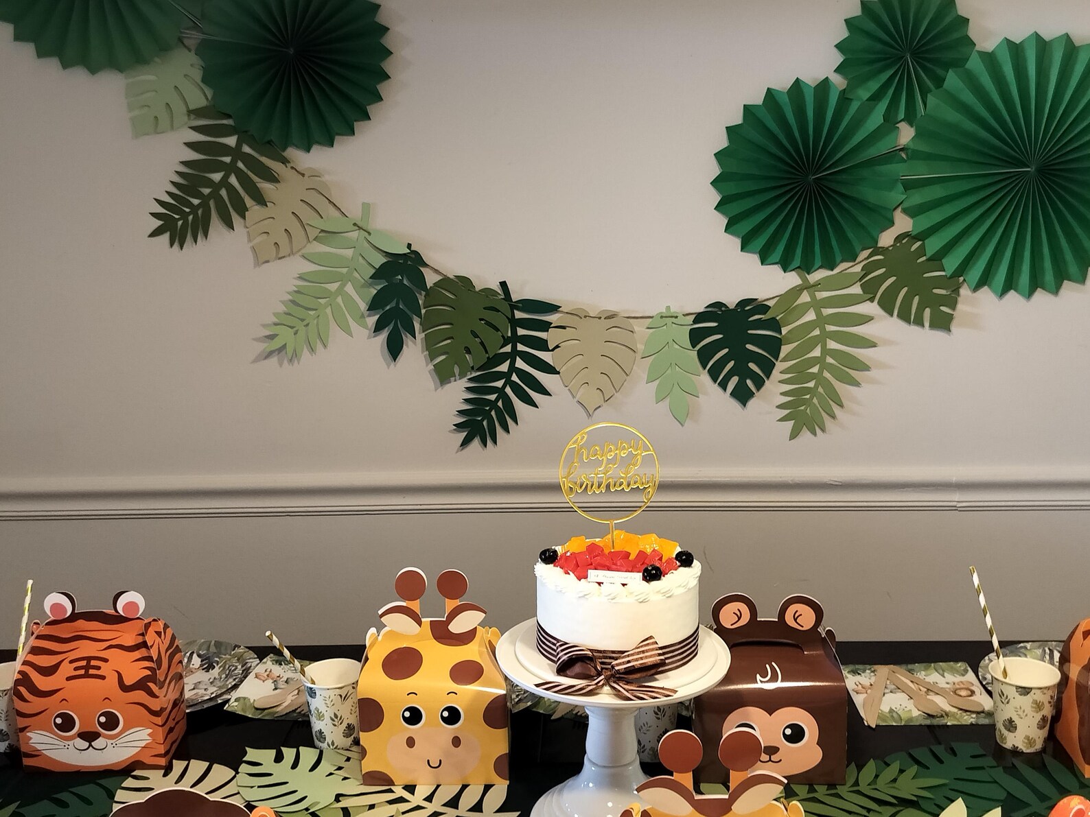 Essential Jungle Party in a Box Kit to 16 Guests/ Complete Party for ...