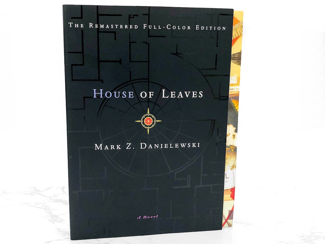 House of Leaves by Mark Z. Danielewski [FULL-COLOR SOFTCOVER] 2000 // U ...