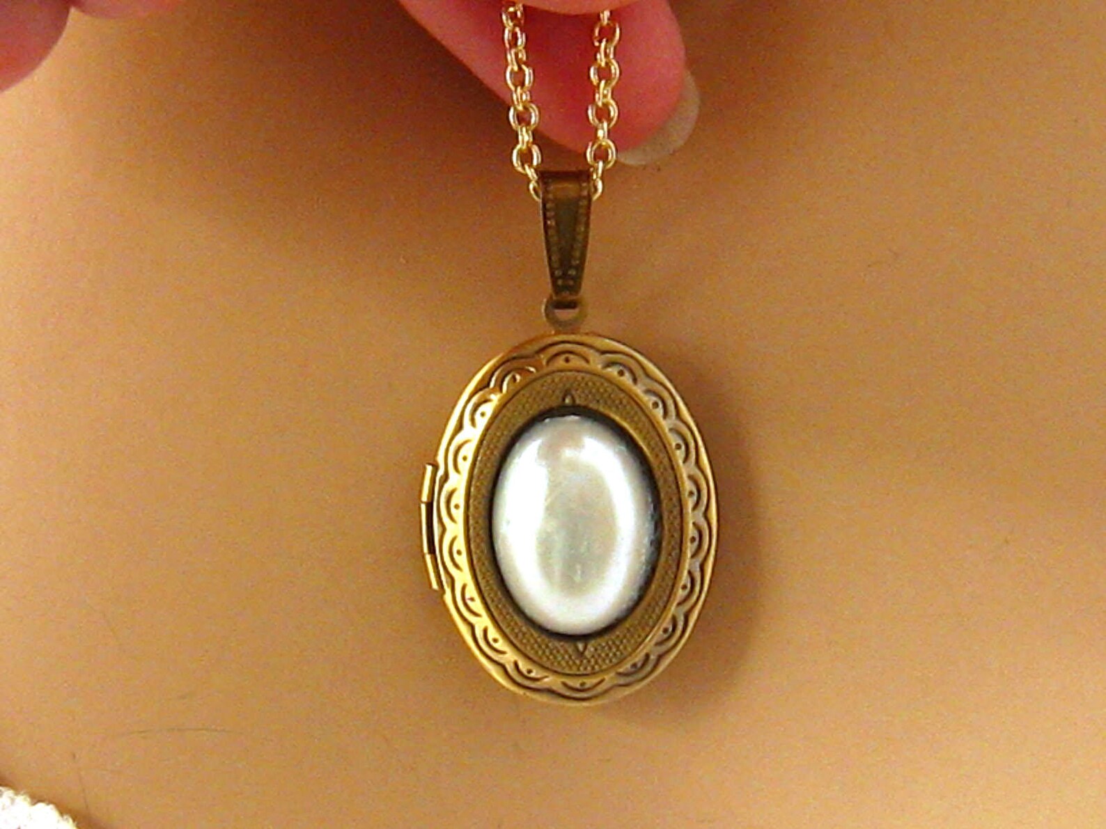 Victorian Locket, Gold Locket Necklace, Bridesmaid Locket, Pearl Locket ...