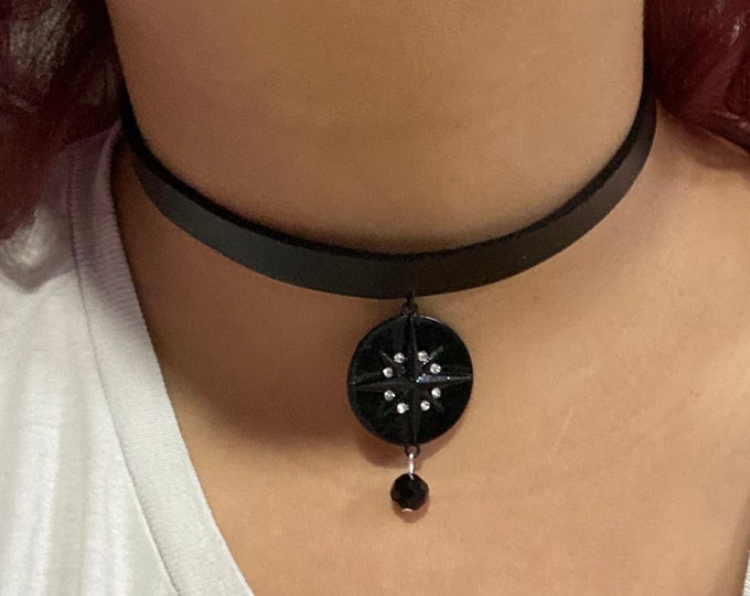 Yennefer Choker Necklace | Compass - Etsy