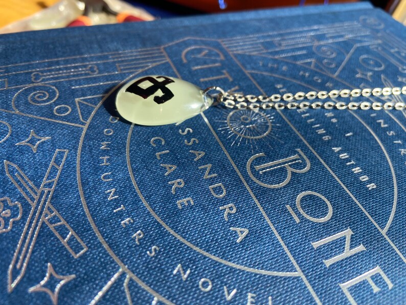 Witchlight Rune Pendant Necklace Shadowhunters the Mortal - Etsy