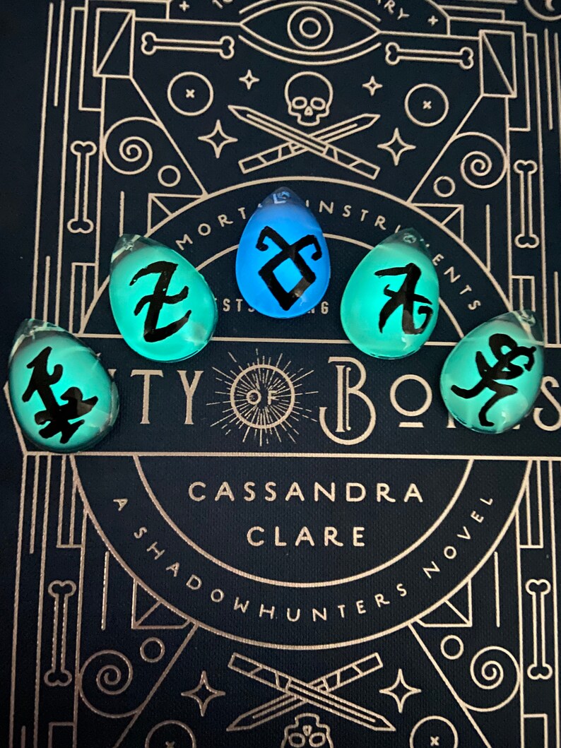 Witchlight Rune Pendant Necklace Shadowhunters the Mortal - Etsy