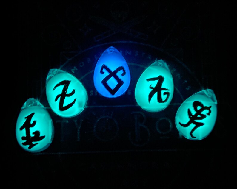 Witchlight Rune Pendant Necklace Shadowhunters the Mortal - Etsy
