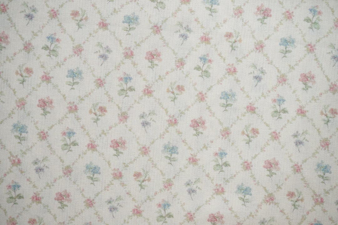 Fabric: VH - Linen "diamond Kiss" - by the Yard | Floral Print Fabric ...