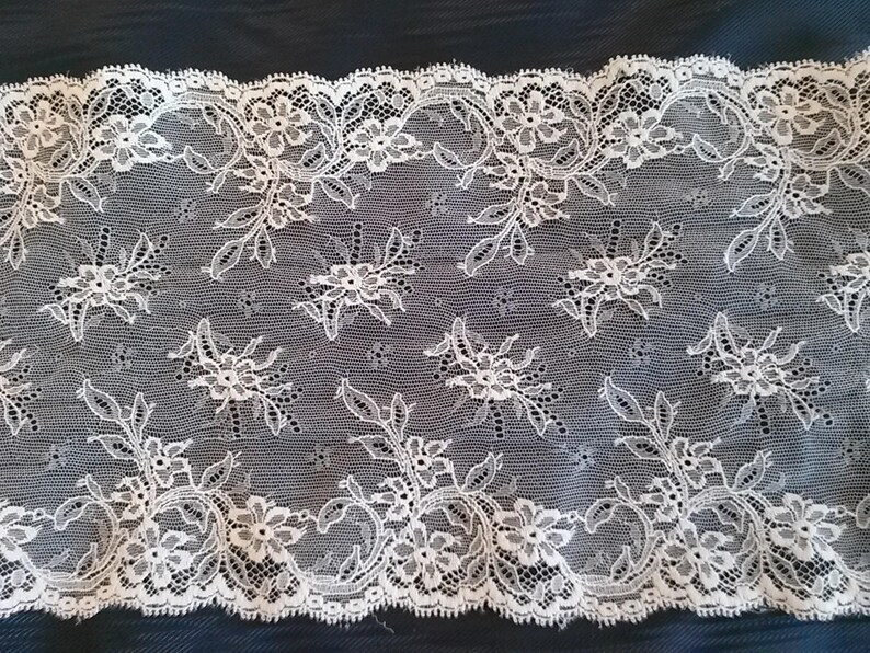 Calais Lace, Haute Couture White Calais Lace, Scalloped Edges on Tulle ...