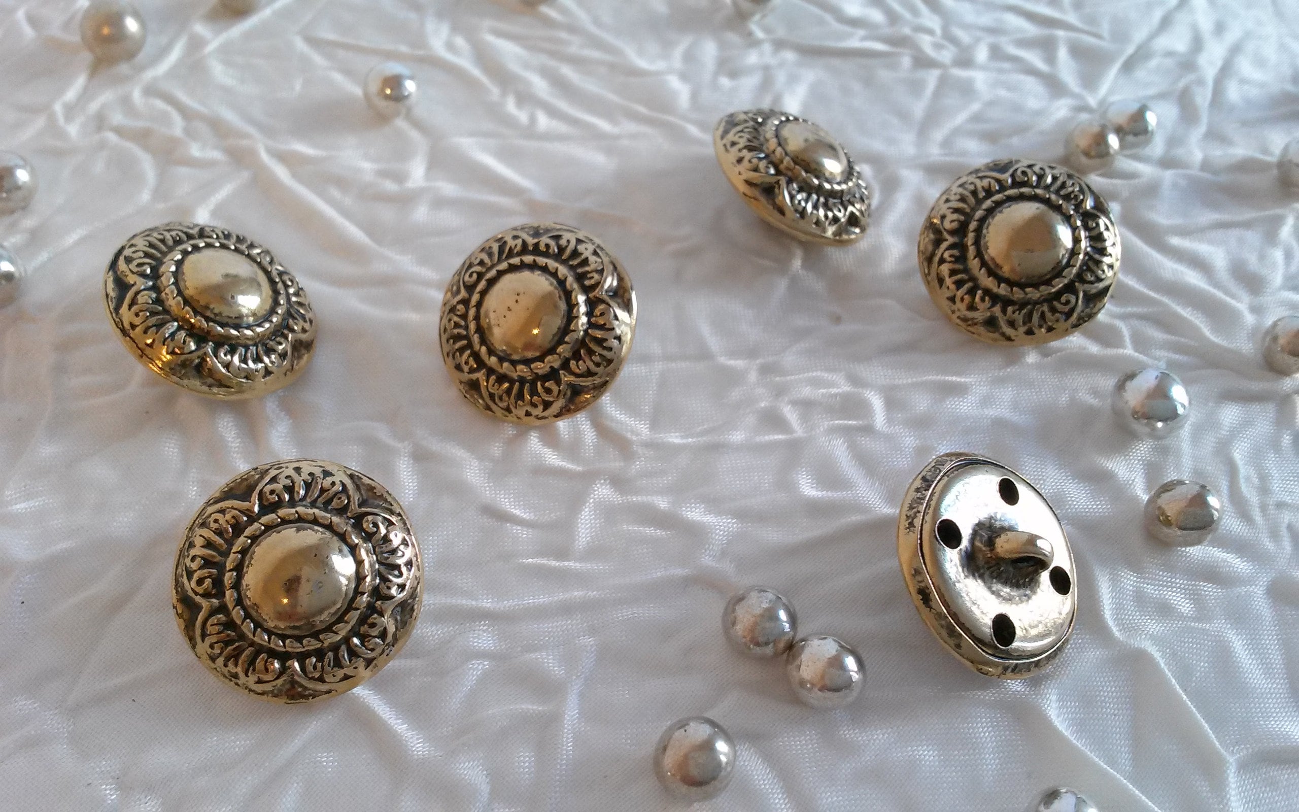 Vintage Haute Couture Button in Aged Gold Metal Embossed - Etsy UK