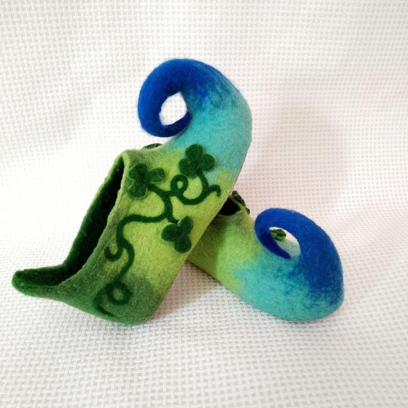 Curly Toe Slippers - Etsy