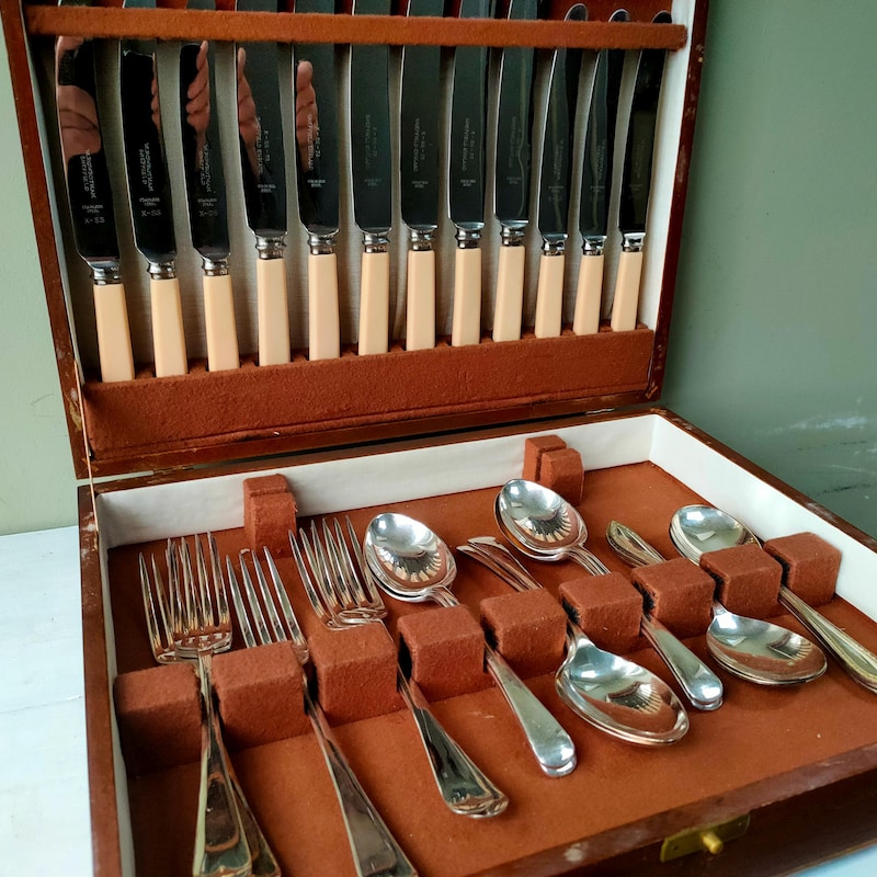Vintage Cutlery Canteen - Etsy