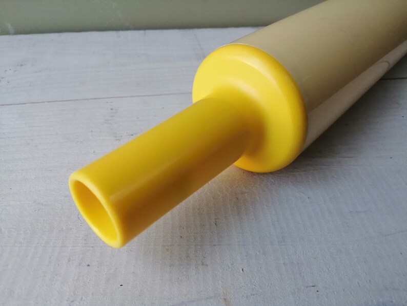 Vintage Yellow Retro Rolling Pin. Hollow Plastic 2 Tone Rollingpin ...