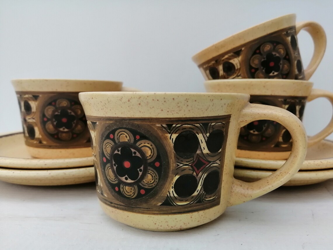 Set of 4 Gorgeous Vintage Retro Tea Cups and Saucers. | Etsy