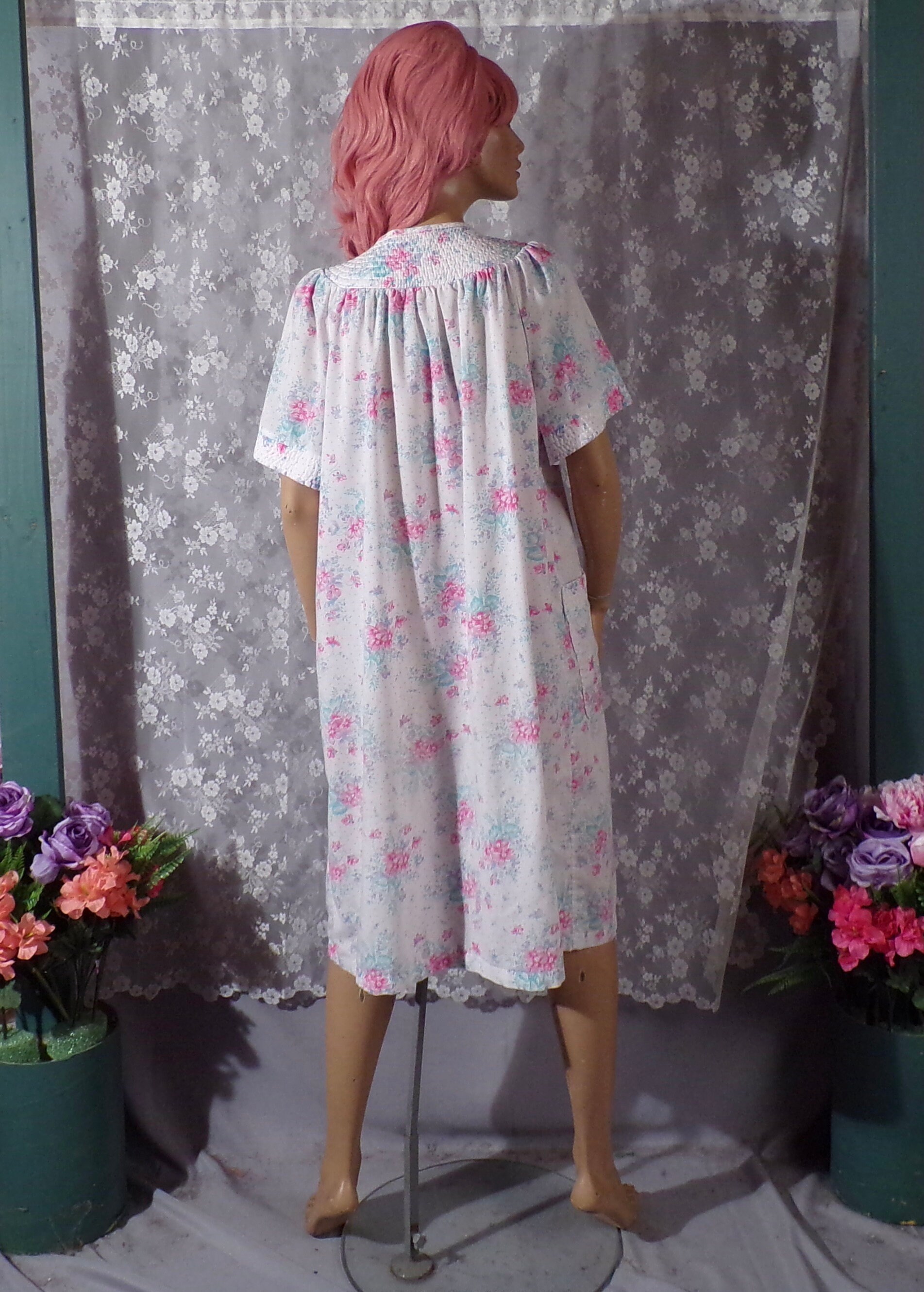 Vintage 1970s Floral House Dress 70s Pastel Robe Comfort Coat Size L/XL ...