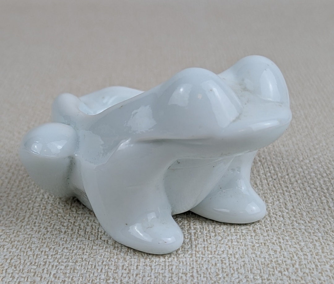 Vintage Milk Glass Frog Pipe Rest Pipe Holder Ashtray Ring Dish - Etsy