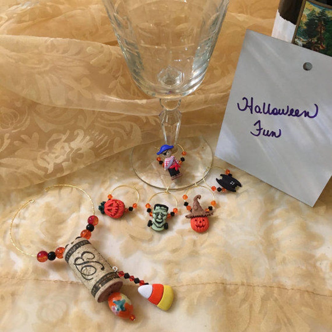 Halloween Fun Wine Charms and Wine Bracelet - Etsy.de