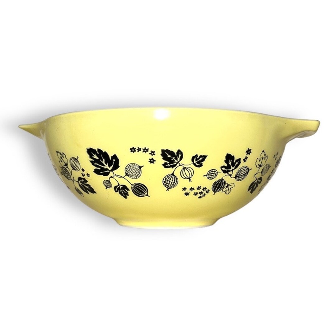 PYREX Cinderella Gooseberry Yellow Black Casserole Mixing Bowl Pour ...