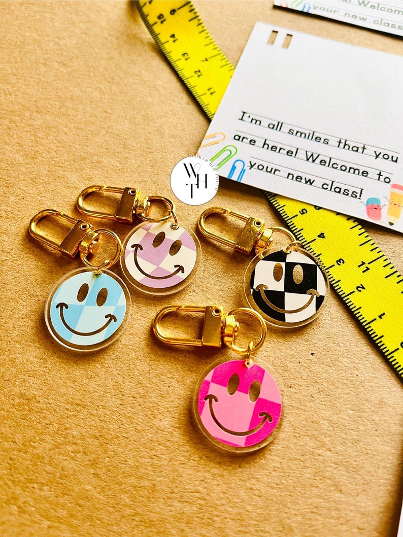 First Day of School Keychain Gifts | Smiley Face, Welcome to Class -set ...