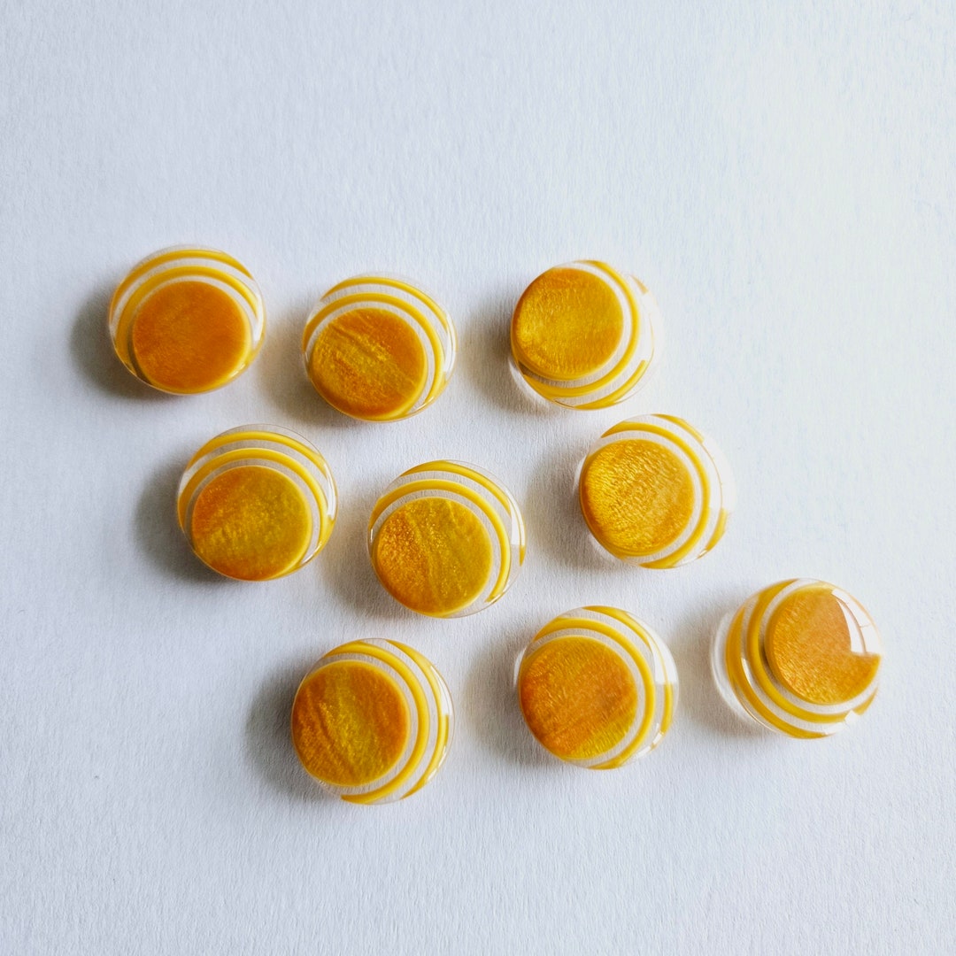 Retro / Vintage Tan/peach Clear 9 Hard Plastic Buttons, Mint Condition ...