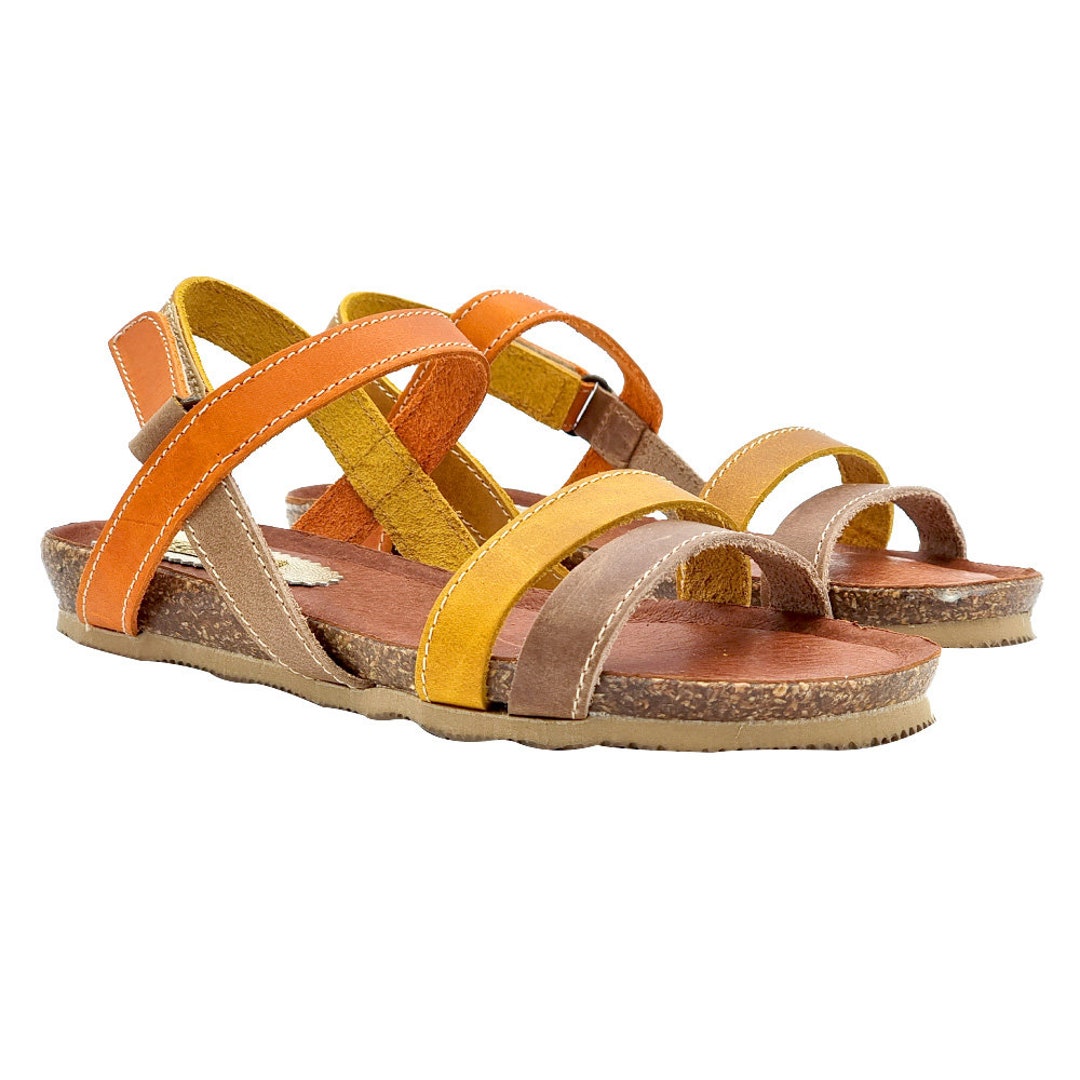 Two-tone Flat Sandals in Leather With Strap Closure Heel 2 - Made in ...