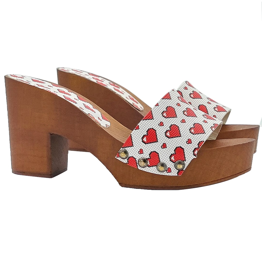 Clogs With Leather Band With Heart Print and Comfortable Heel - MY10 ...