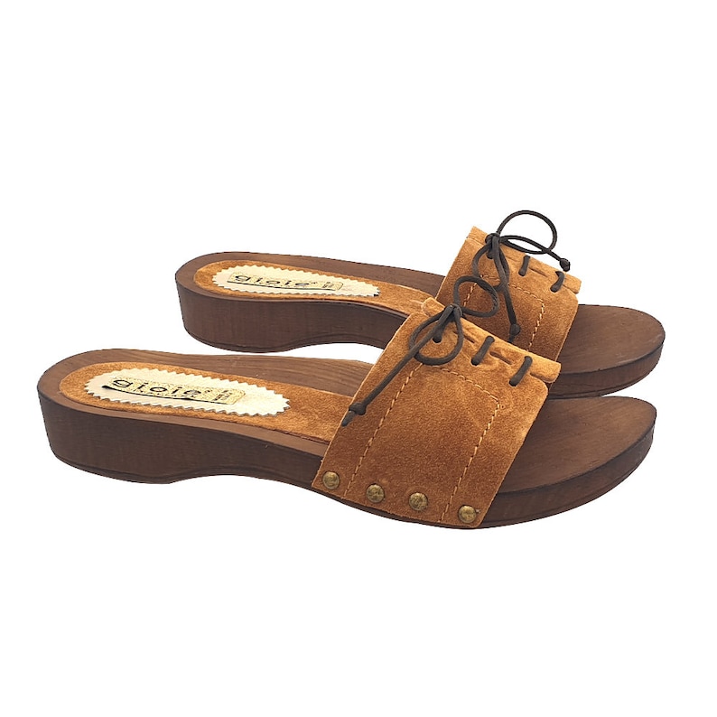 Comfortable Low Clogs in Leather-colored Suede With Laces - MY173 CAM ...