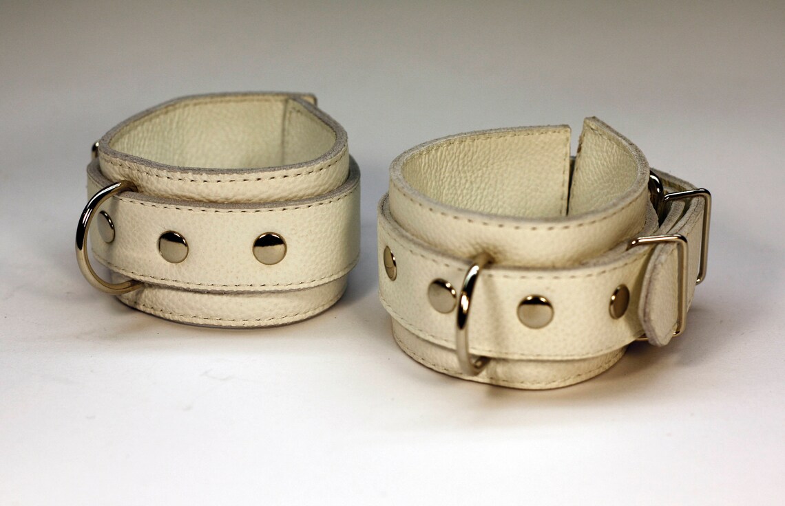 BDSM WRIST CUFFS With D-ring and Rivets Handcuffs Leather - Etsy