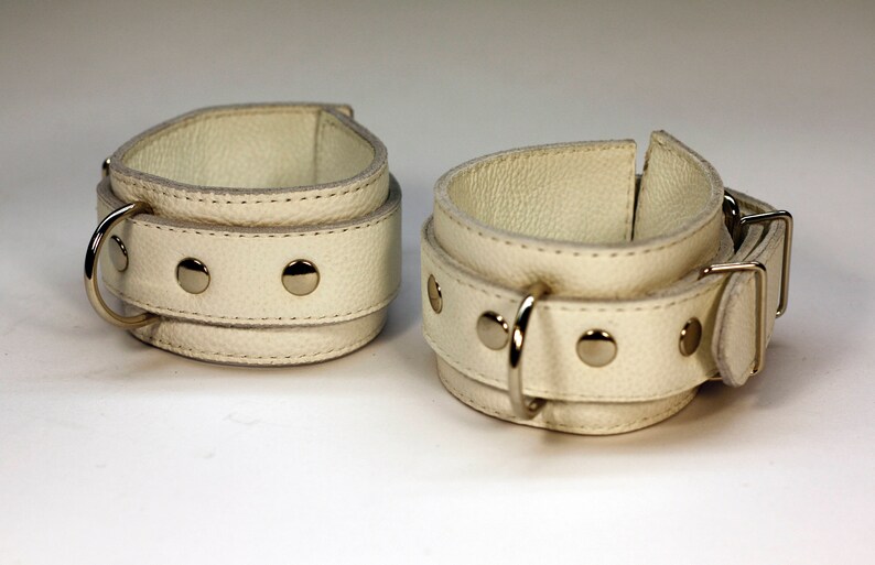 BDSM WRIST CUFFS With D-ring and Rivets Handcuffs Leather - Etsy