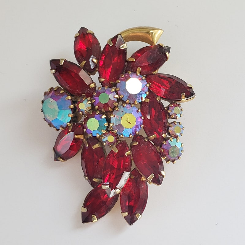 Red Vintage Brooch - Etsy