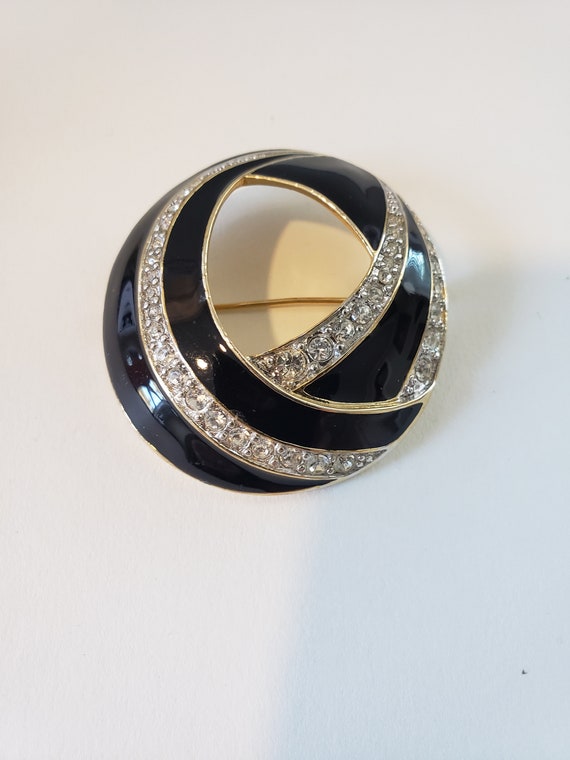 Vintage Trifari Black Enamel Gem