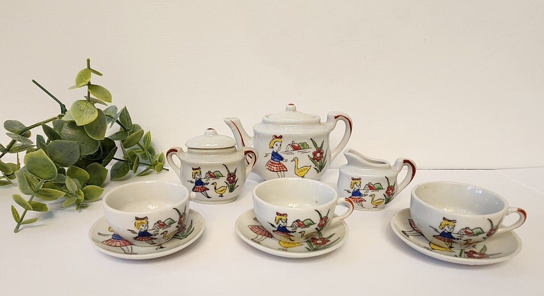 Made in Japan Mini Tea Cup Set/ Girl With Her Duck/ Vintage 60s - Etsy