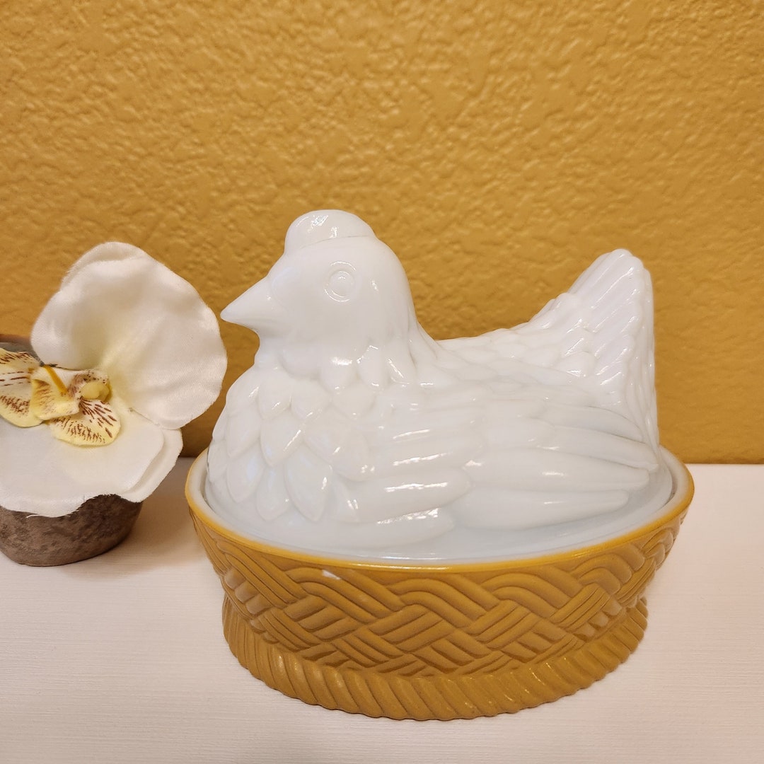 Vintage 1973 Avon Resting Chicken Hen Soap Dish Nest With 4 Egg-shaped ...