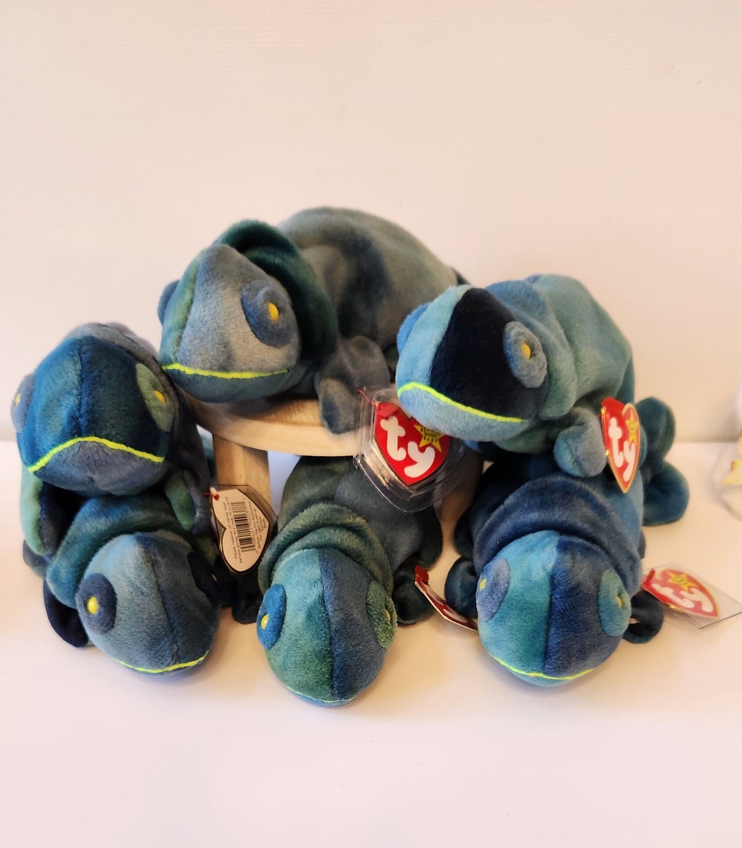 Dark Tie-dye: Vintage 1997 Rainbow the Chameleon Ty Beanie Baby, Style ...