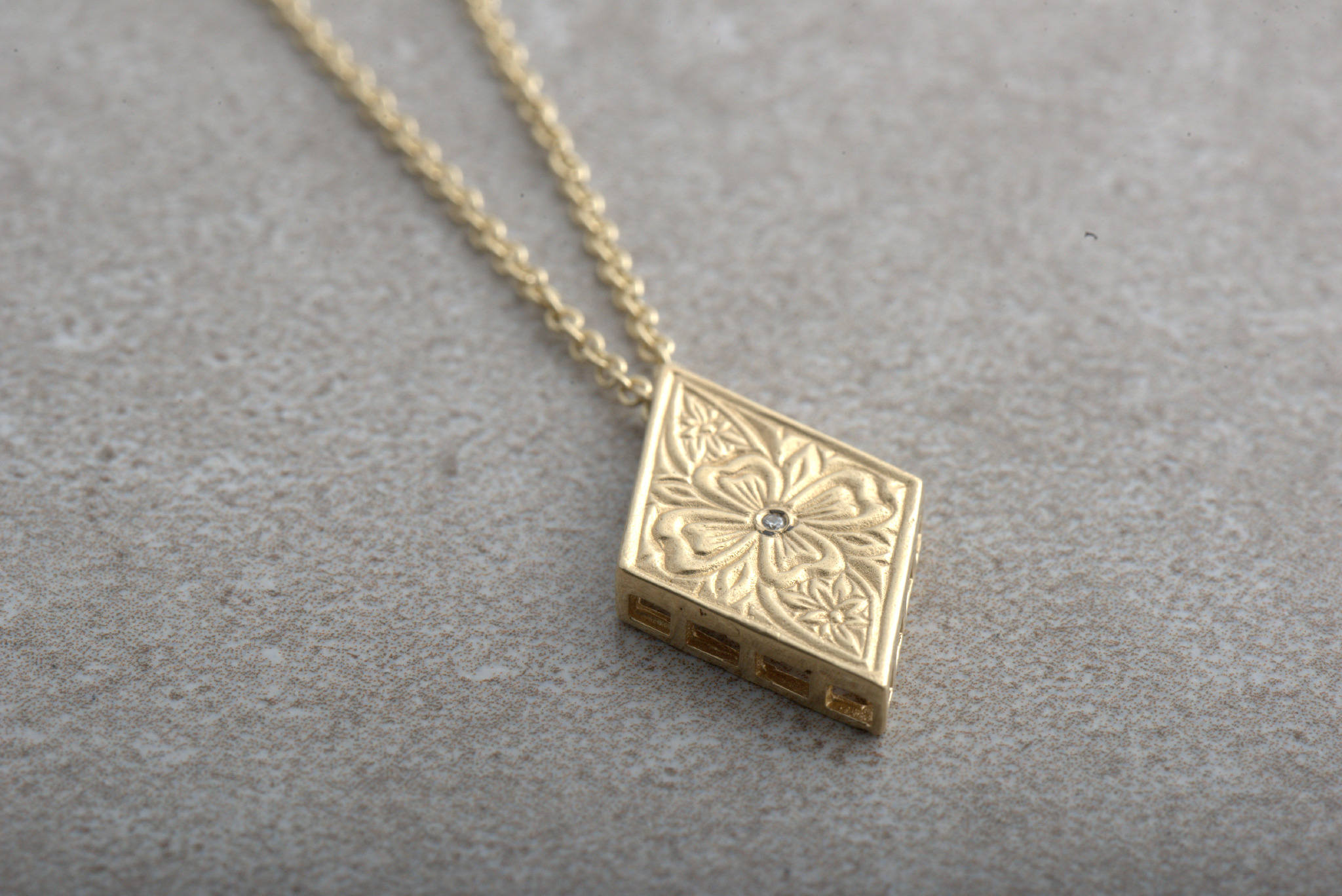 Engraved Floral Rhombus Solid Gold Pendant Necklace - Etsy UK