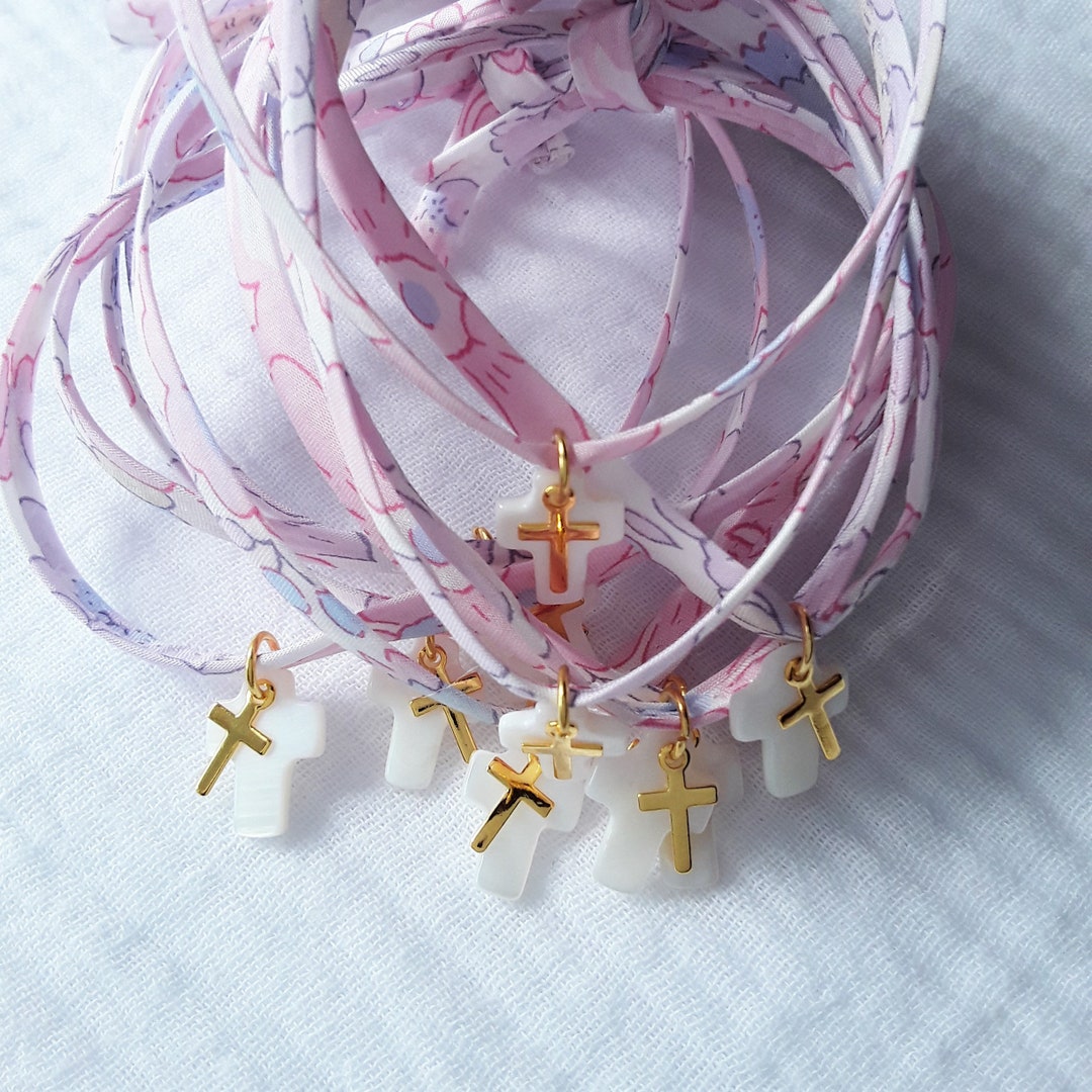 Guest Gift: Set of Bracelets to Tie on the Wrists of Your Guests ...