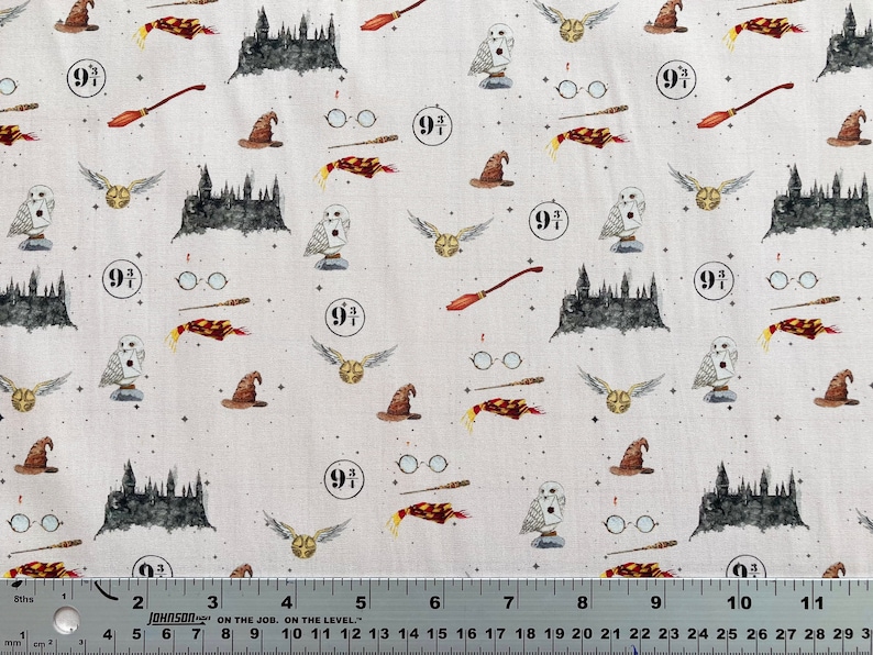 Harry Potter Cotton Fabric: Hogwarts, Golden Snitch Pattern - Etsy