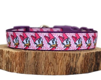 Hallmark Disney Wireless Band / Daisy Duck Playing the Flute / Musical ...