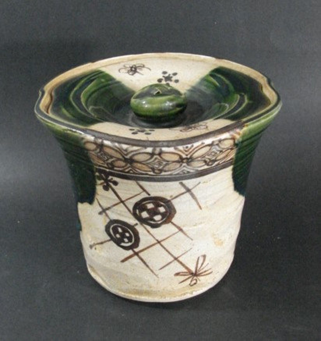 Oribe Covered Round Box, Beautiful Glaze, Well Potted and Artful, Meiji ...