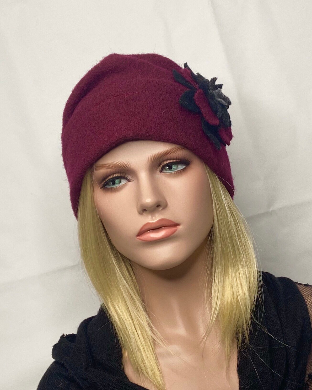 Chapeau femme Emie bordeaux. Chapeau d’hiver. Bonnet femme. Toque d ...