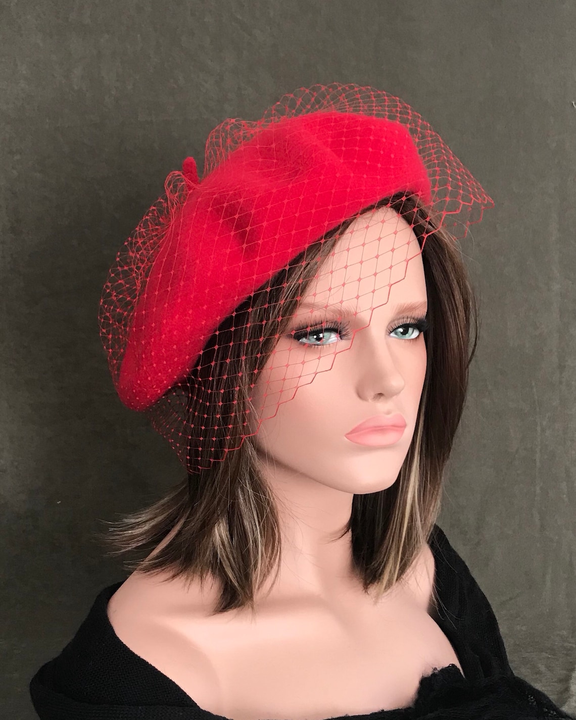 Béret Paris Rouge. Chapeau Femme . Bonnet d'hiver . Béret en laine avec ...