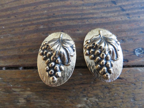 Vintage Whiting and Davis Grape Cluster Clip on Earri… - Gem