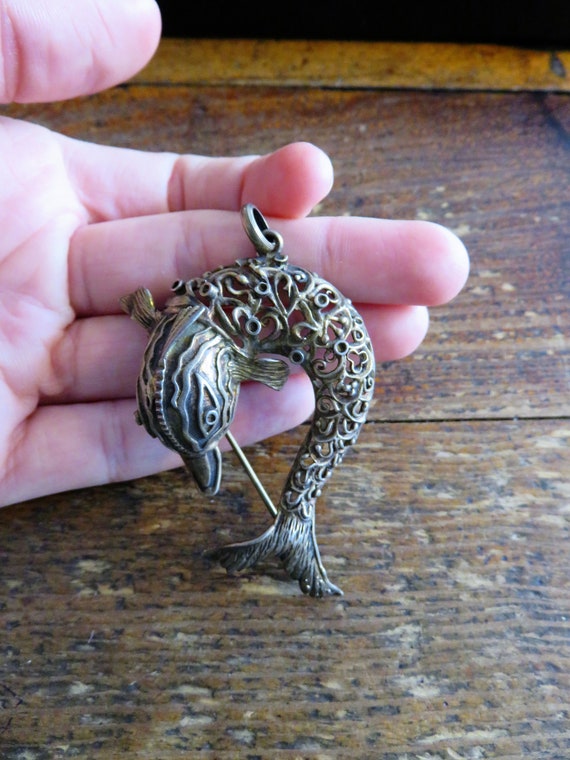 Vintage Sterling Silver Detailed Filigree Fish Brooch… - Gem