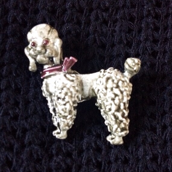 Vintage gray enamel poodle pin. - Gem
