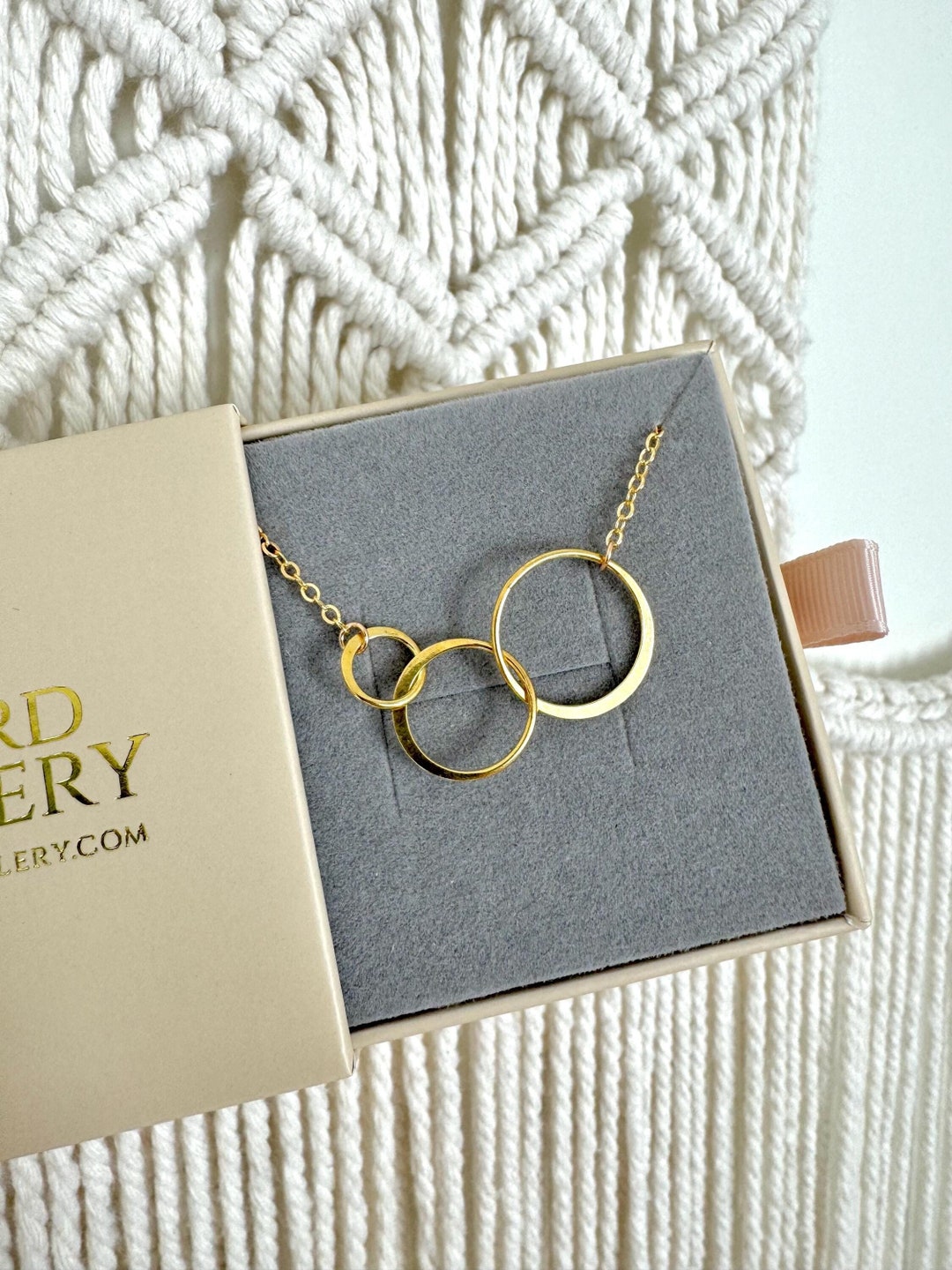 Gold Linked Circles Necklace Three Circles Necklace Gold Filled Chain 3 ...