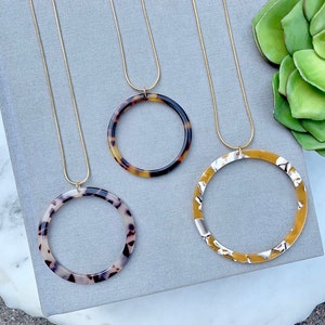 Tortoise Shell Circle Pendant Necklace 14k Gold Filled Snake | Etsy