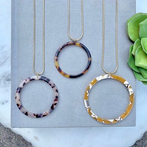 Tortoise Shell Circle Pendant Necklace 14k Gold Filled Snake | Etsy