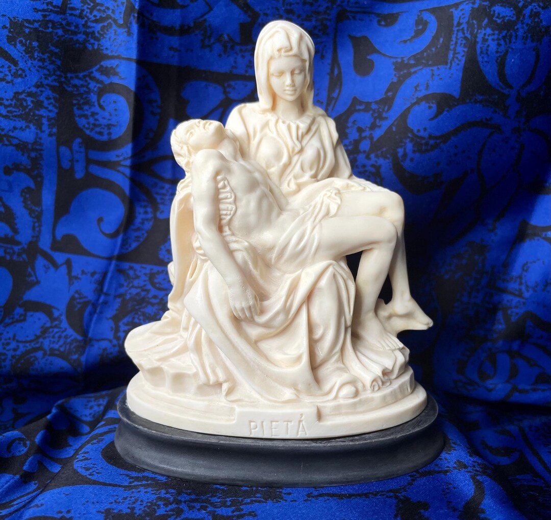 White Pieta Figurine, Michelangelo, Vatican, Mary Holding the Body of ...