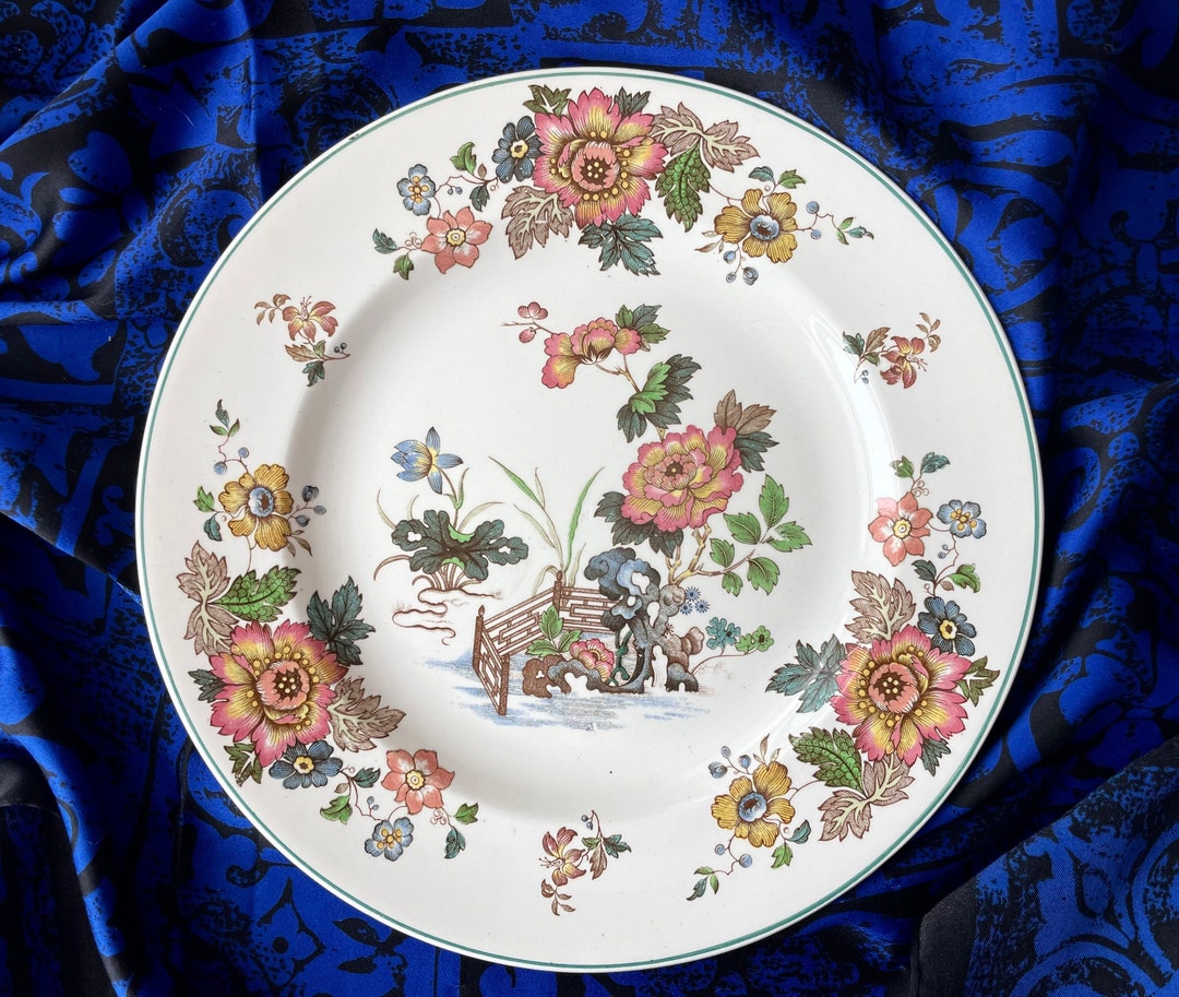 Wedgwood "eastern Flowers" Dinner Plate, Etruria, Barlaston, England ...