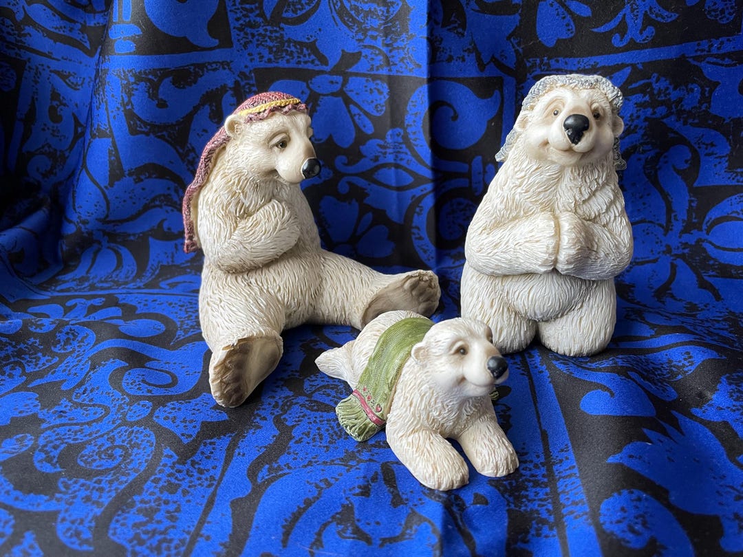 Trio of Big Sky Carvers Bearfoots "polartivity" Polar Bear Figurines ...