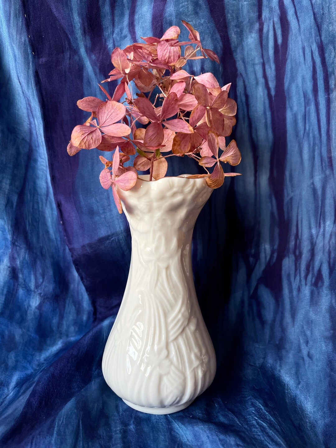 Belleek Daisy Spill Vase, Bud Vase, With Shamrocks, Ivory White, Gold ...