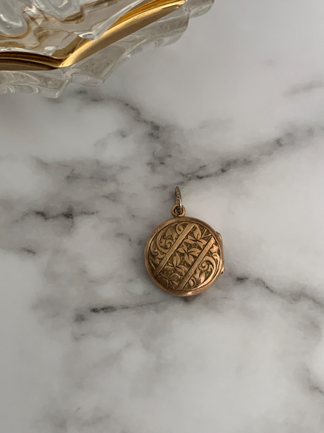 Antique Victorian Rolled Gold Round Locket Leaves Pattern Signs at the ...