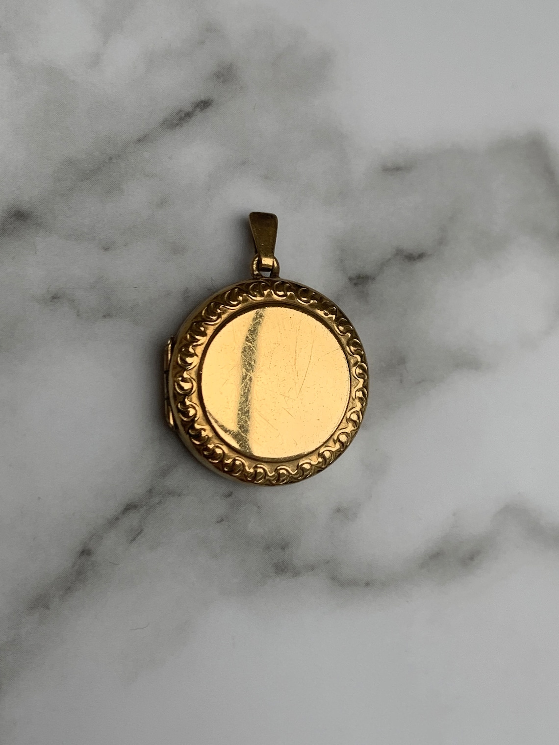 Vintage Rolled Gold Round Circle Locket Engraved Jewelry Ladies Gift ...